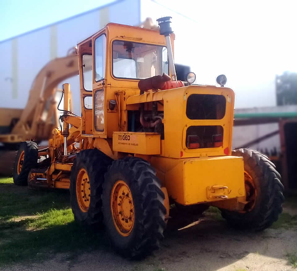 De la Fuente Subastas - Motoniveladora AVELIN BRADFORD Hidráulica Motor ...