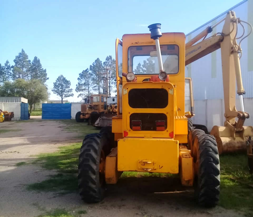 De la Fuente Subastas - Motoniveladora AVELIN BRADFORD Hidráulica Motor ...