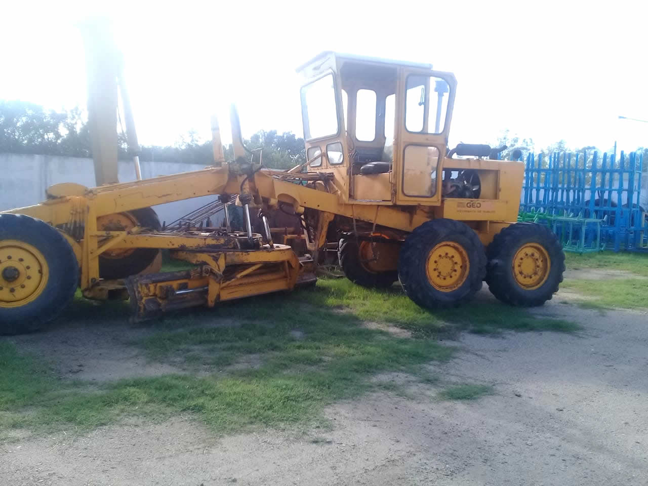 De la Fuente Subastas - Motoniveladora AVELIN BRADFORD Hidráulica Motor ...